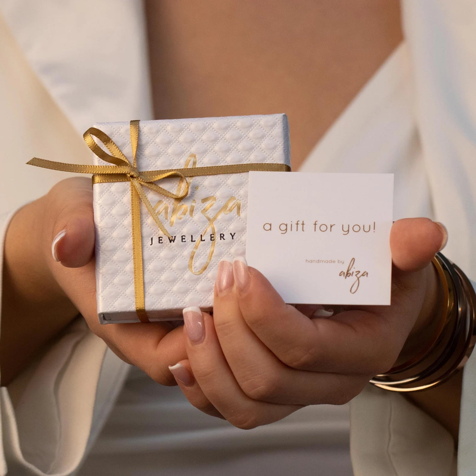 Would you like to add gift box & card for £5? – Abiza